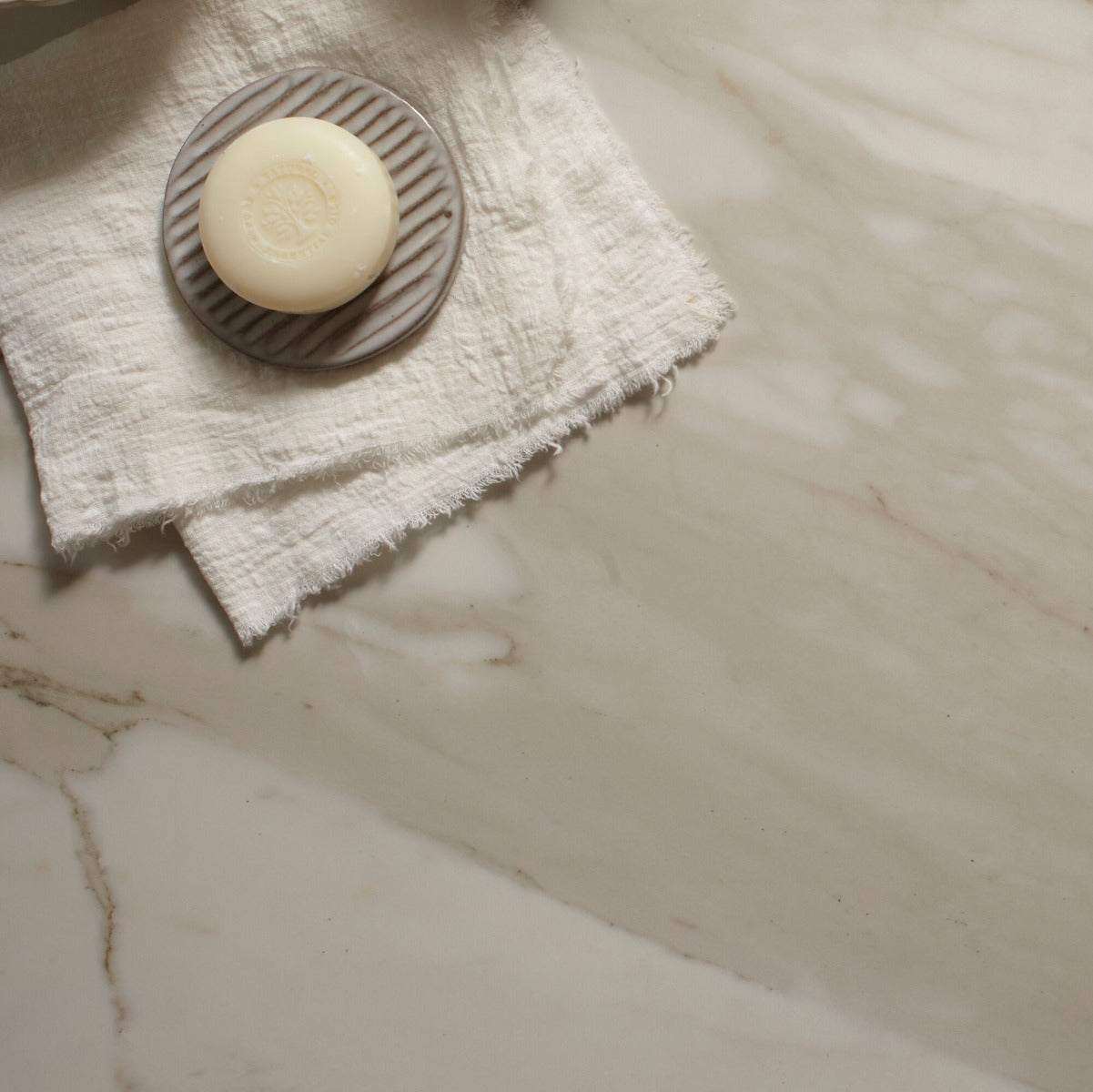 Lucca Calacatta Noble - 60 x 120 – Fired Earth